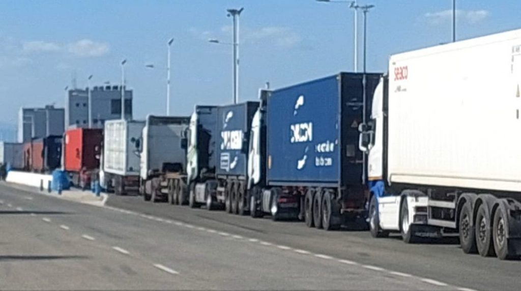 Los transportistas mantienen los paros en TTI Algeciras pese al pacto alcanzado con la terminal ...